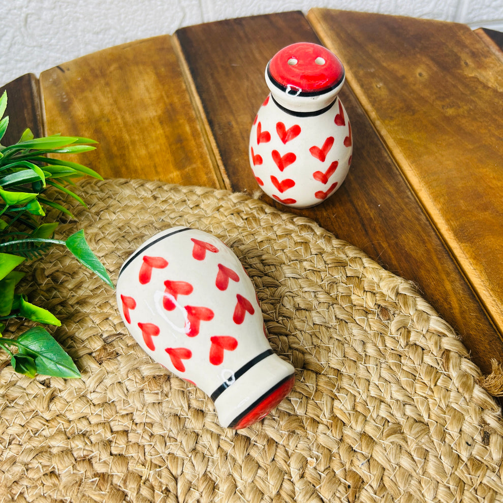 Heart Pop Salt & Pepper Shaker Set – CERAMICS AND HOME